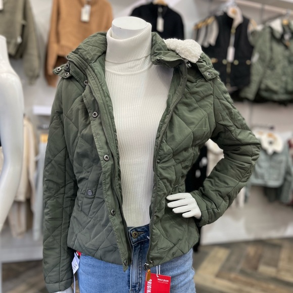 Love Tree | Jackets & Coats | Love Tree Green Puffer Jacket | Poshmark